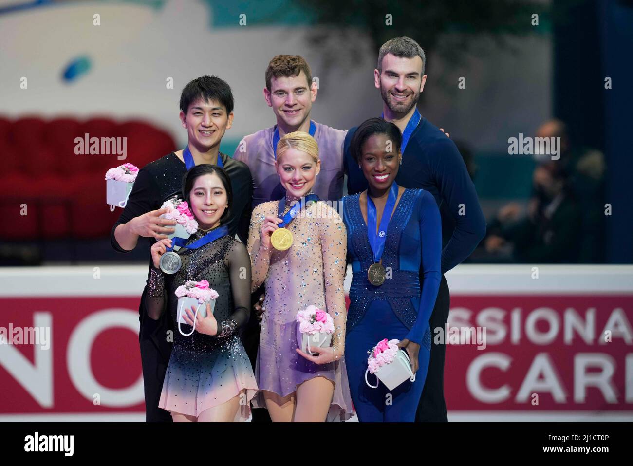 Wolrd champions Alexa Knierim and Brandon Frazier from United States of ...