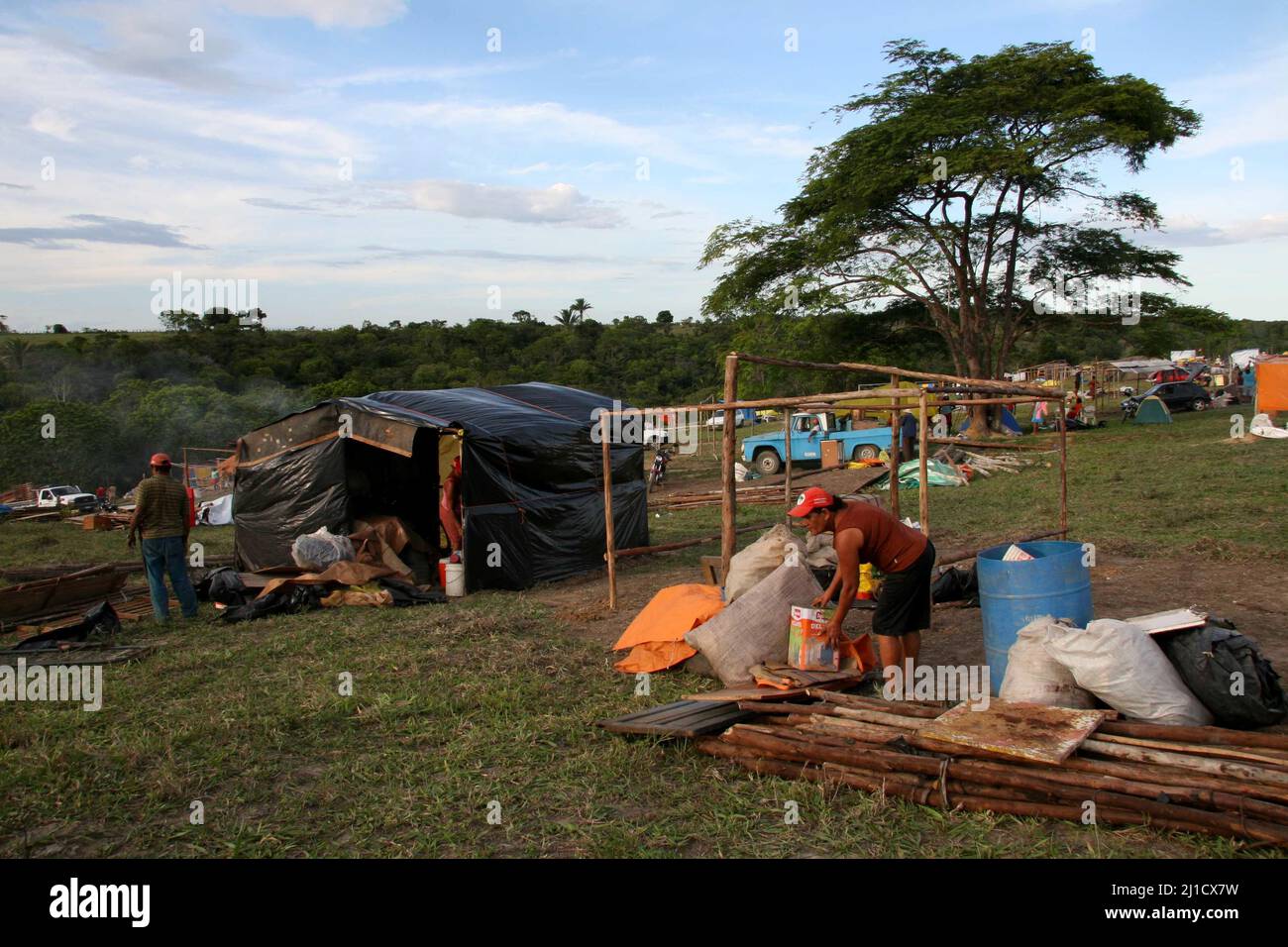 Food production during war hi-res stock photography and images - Alamy