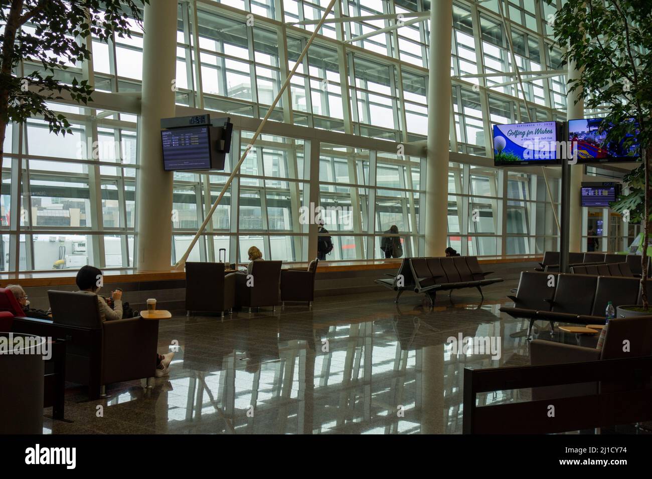 Domestic Terminal outside of security, Calgary International Airport ...