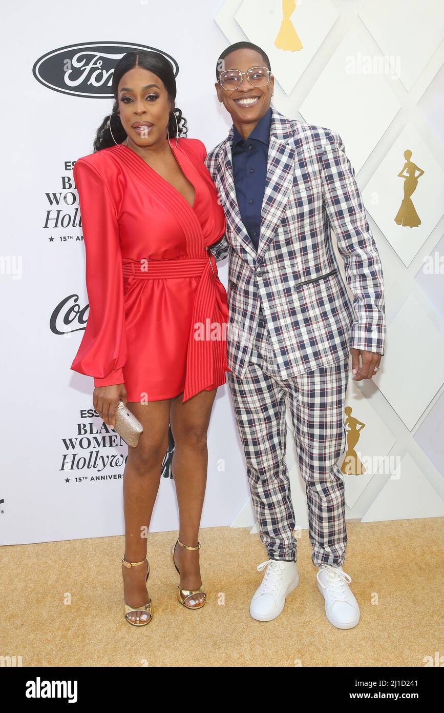 Niecy nash essence black women hi-res stock photography and images - Alamy