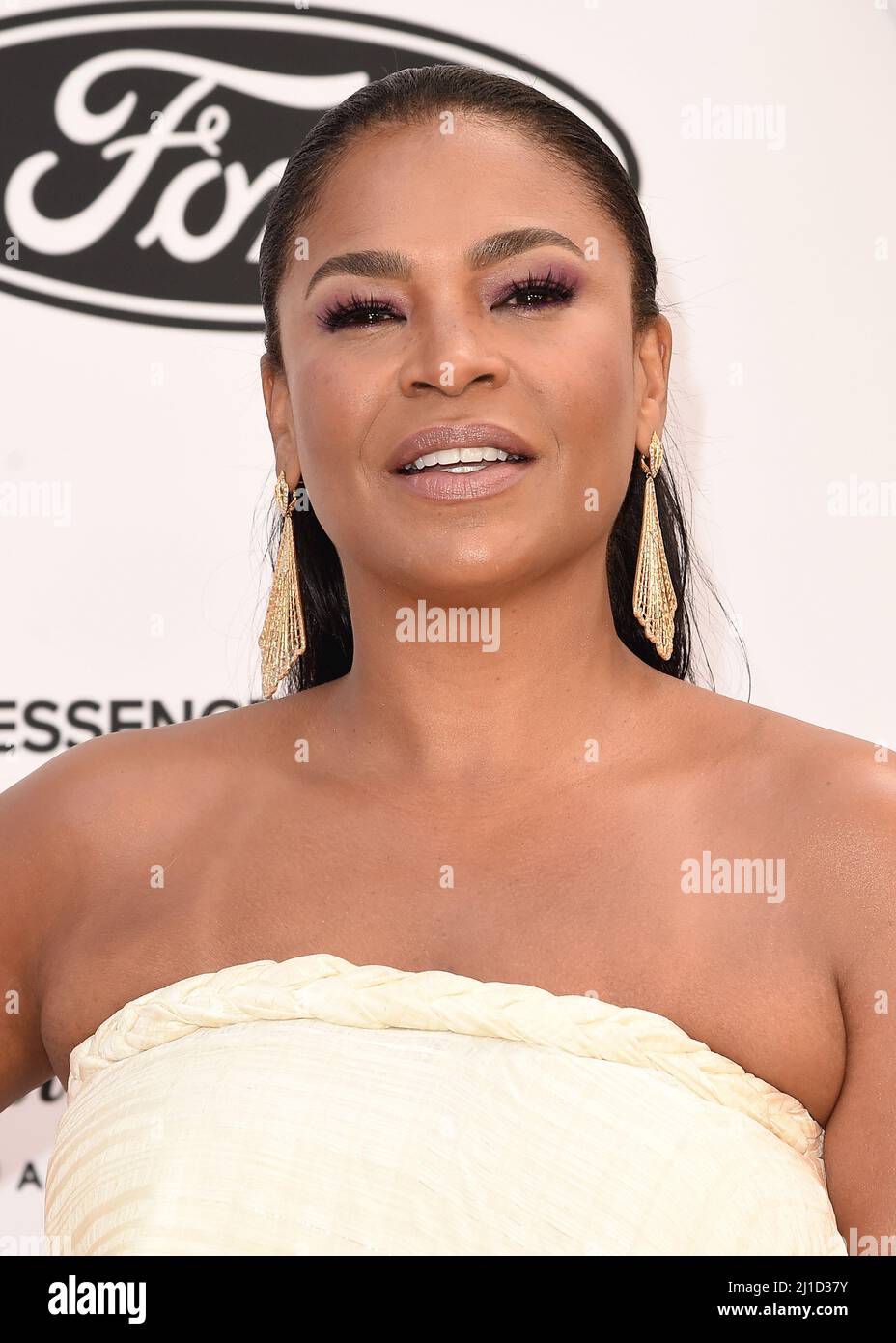 Nia Long walking on the red carpet at Essence 15th Annual Black Women ...
