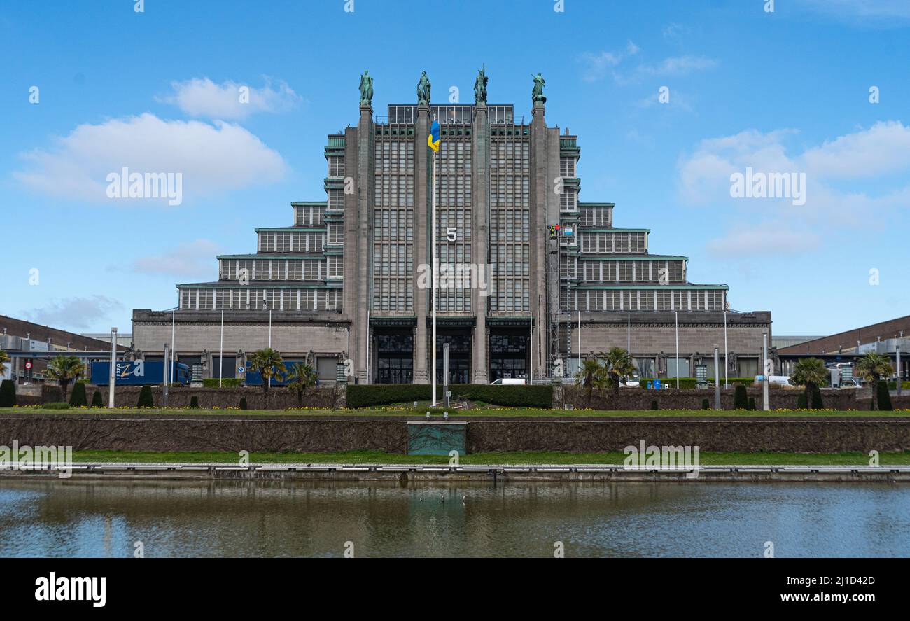 Expo hall hi-res stock photography and images - Alamy