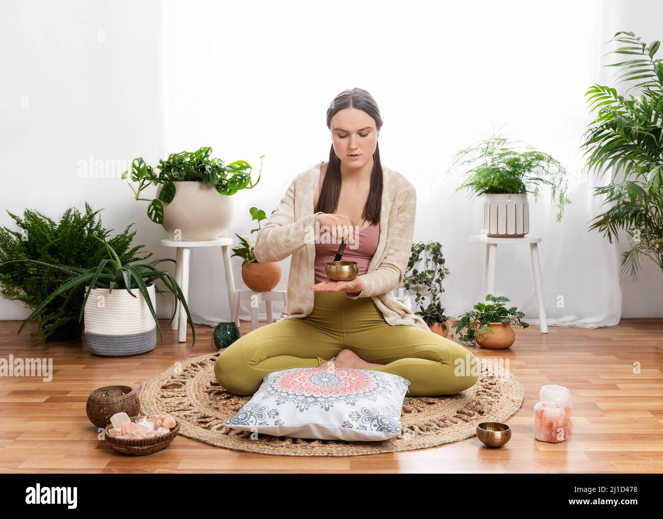 Sound Bath Meditation Stock Photo - Alamy Sound Bath Meditation Stock Photo - Alamy