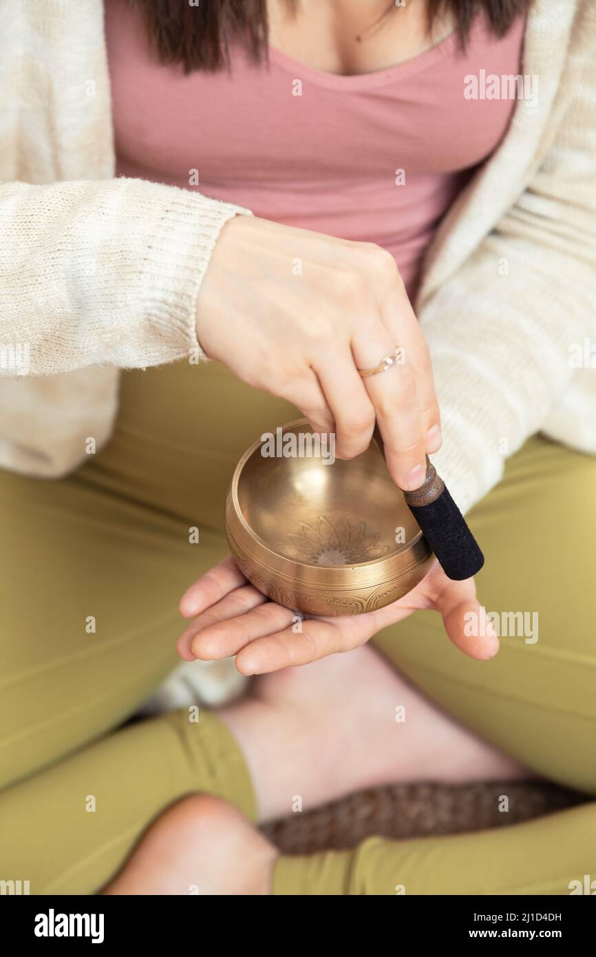 Sound Bath Meditation Stock Photo - Alamy Sound Bath Meditation Stock Photo - Alamy