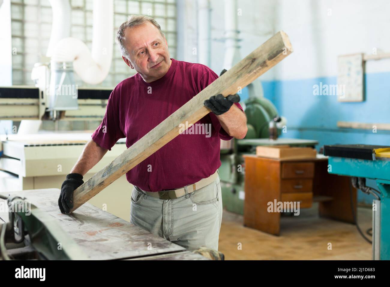 Timber shaping hi-res stock photography and images - Alamy