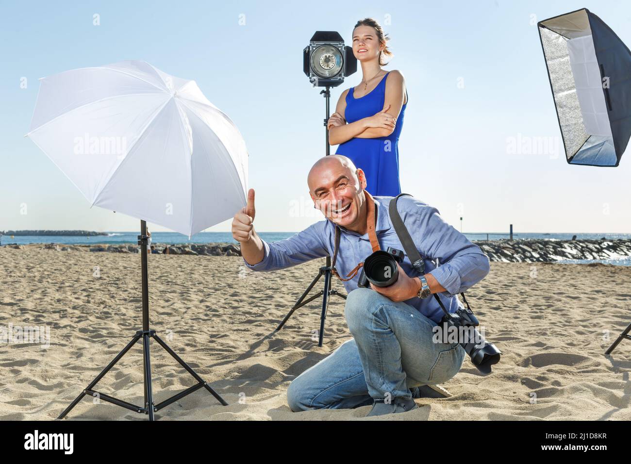 Female photographer photoshoot hi-res stock photography and images - Alamy