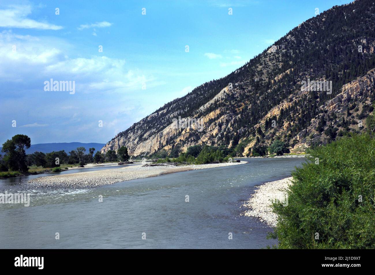Yellowstone River curves around mountain at Carter's Bridge Access Site ...