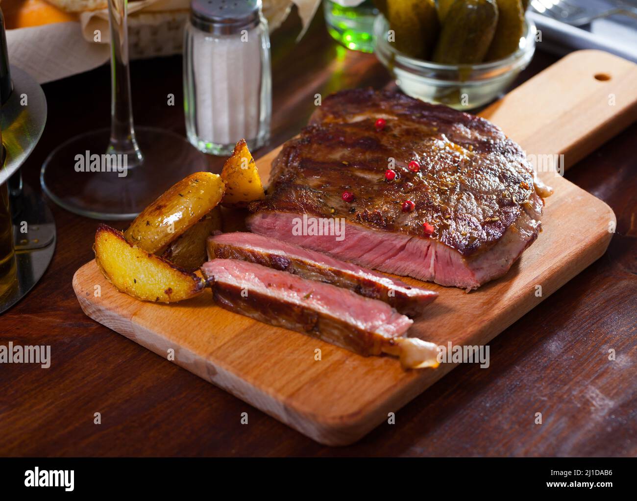 Tasty juicy roasted beef Stock Photo - Alamy