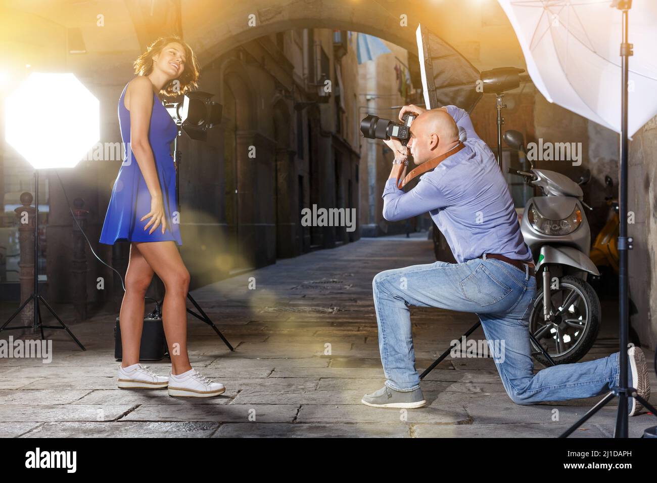 Model photo shoot backstage hi-res stock photography and images - Alamy