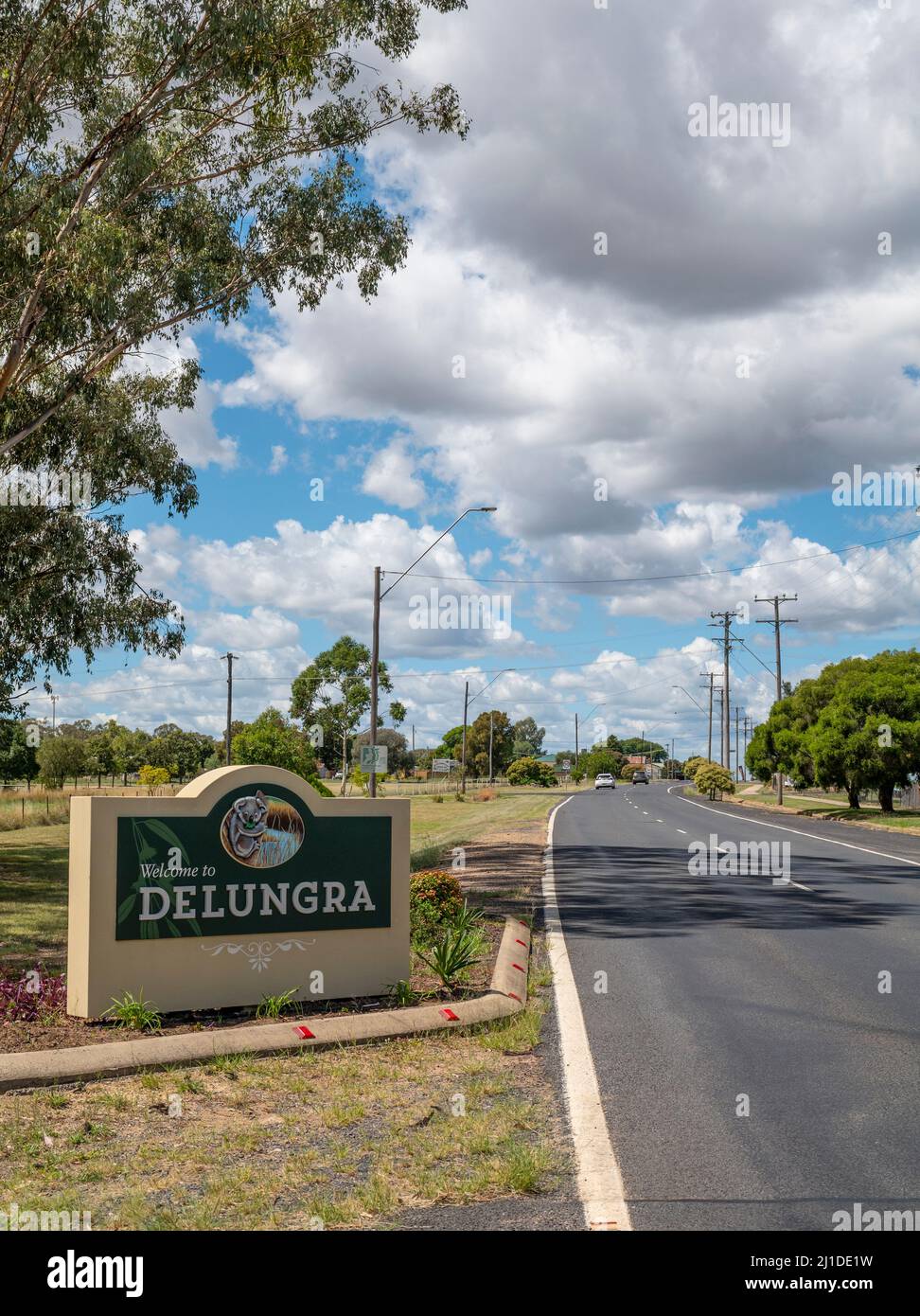 Road sign welcome to new south wales hi-res stock photography and ...