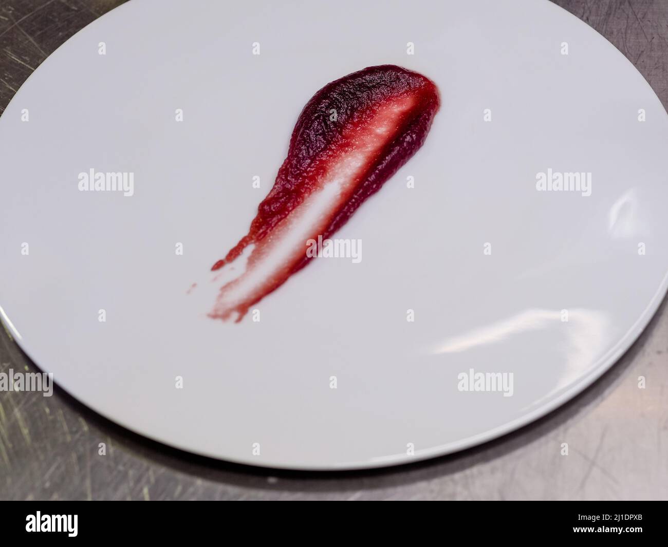Modern plating hi-res stock photography and images - Alamy