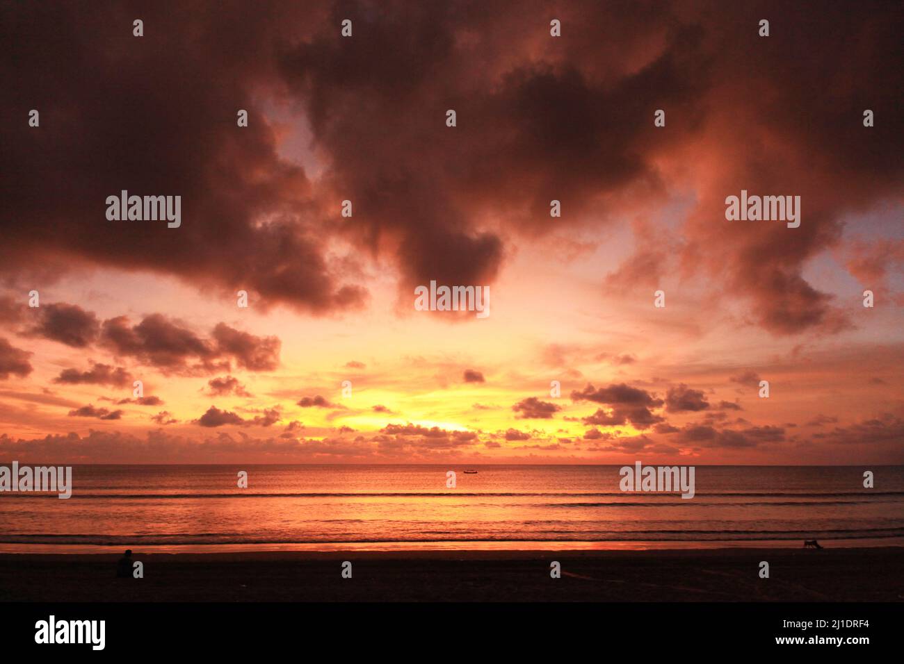 Kuta beach sunset indonesia hi-res stock photography and images - Alamy