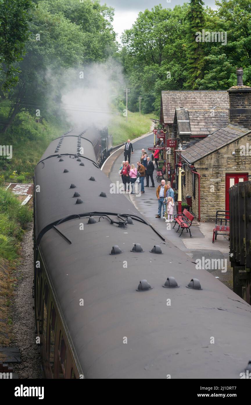 Haworth Station on the Keighley and Worth Valley Railway line, Haworth ...