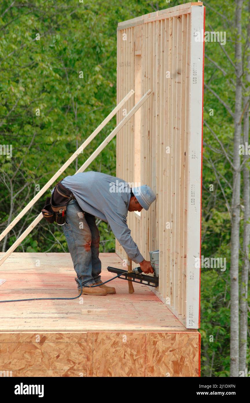 Stick built steel framing hi-res stock photography and images - Alamy