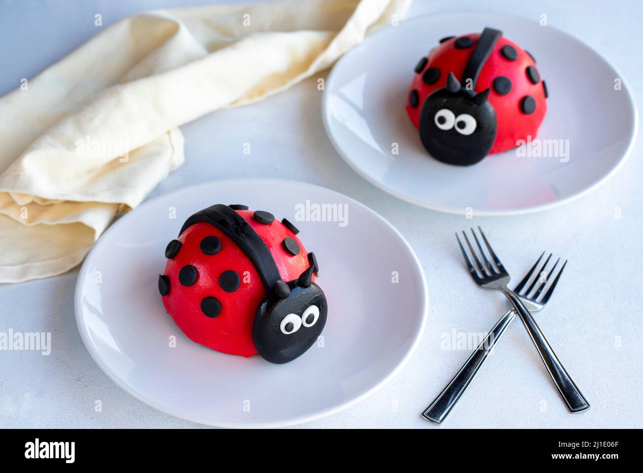 Ladybug design cake hi-res stock photography and images - Alamy