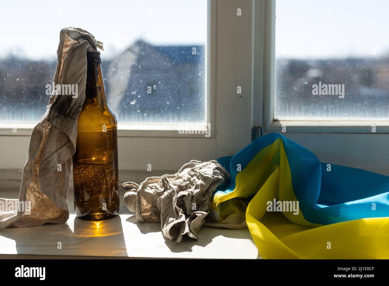 Molotov cocktail, martial law in Ukraine, ready to defend house ...
