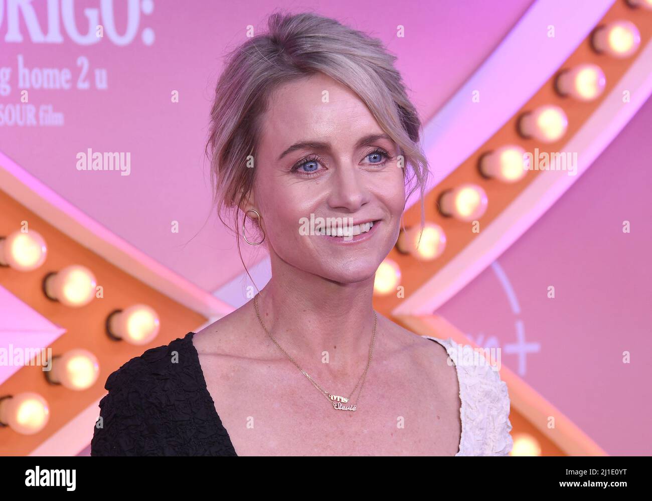 Olivia rodrigo sour hi-res stock photography and images - Alamy