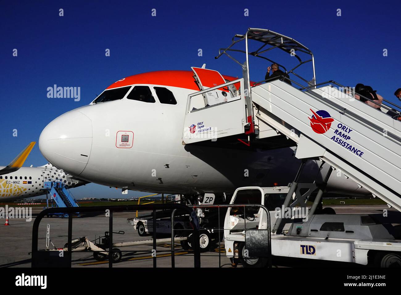 Orly ramp assistance hi-res stock photography and images - Alamy