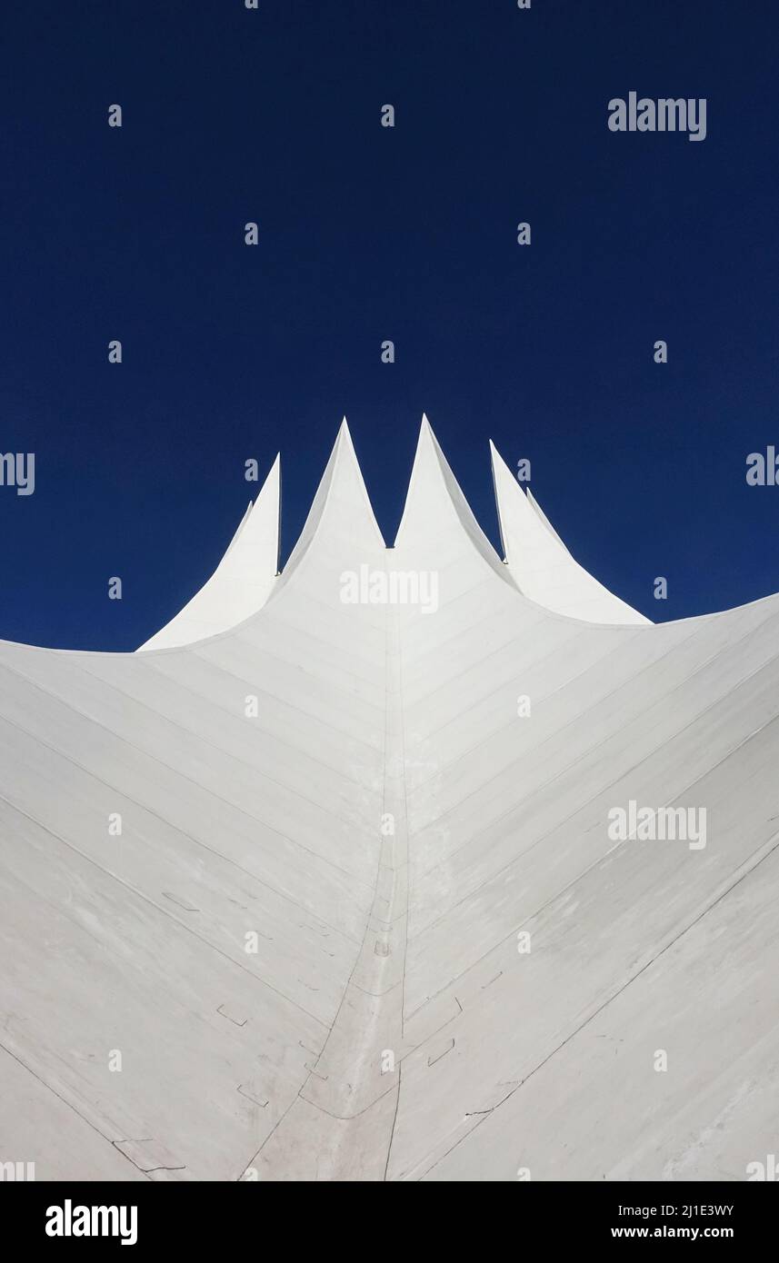 Roof construction tempodrom hi-res stock photography and images - Alamy