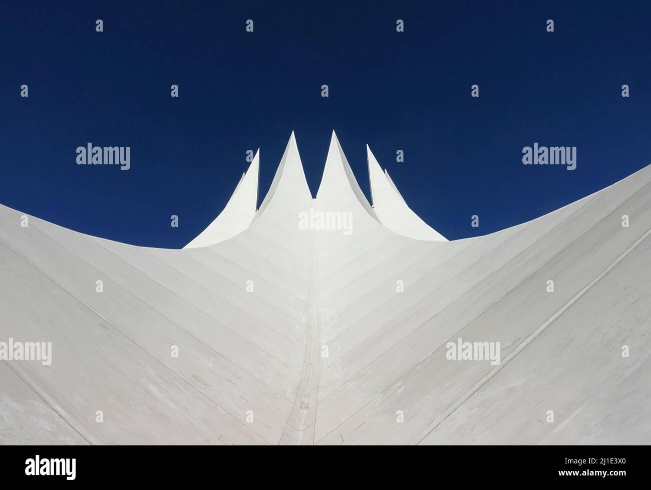 Roof construction tempodrom hi-res stock photography and images - Alamy