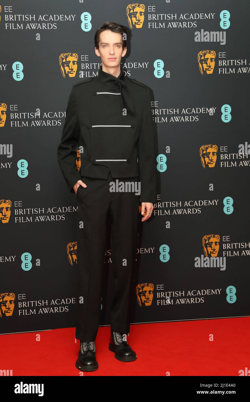 Kodi Smit Mcphee 2022