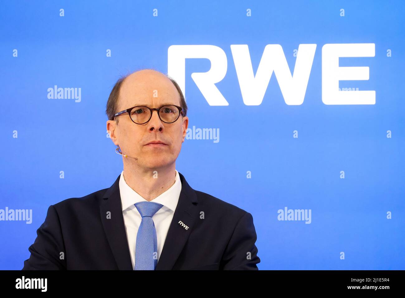 Cfo symbol hi-res stock photography and images - Alamy