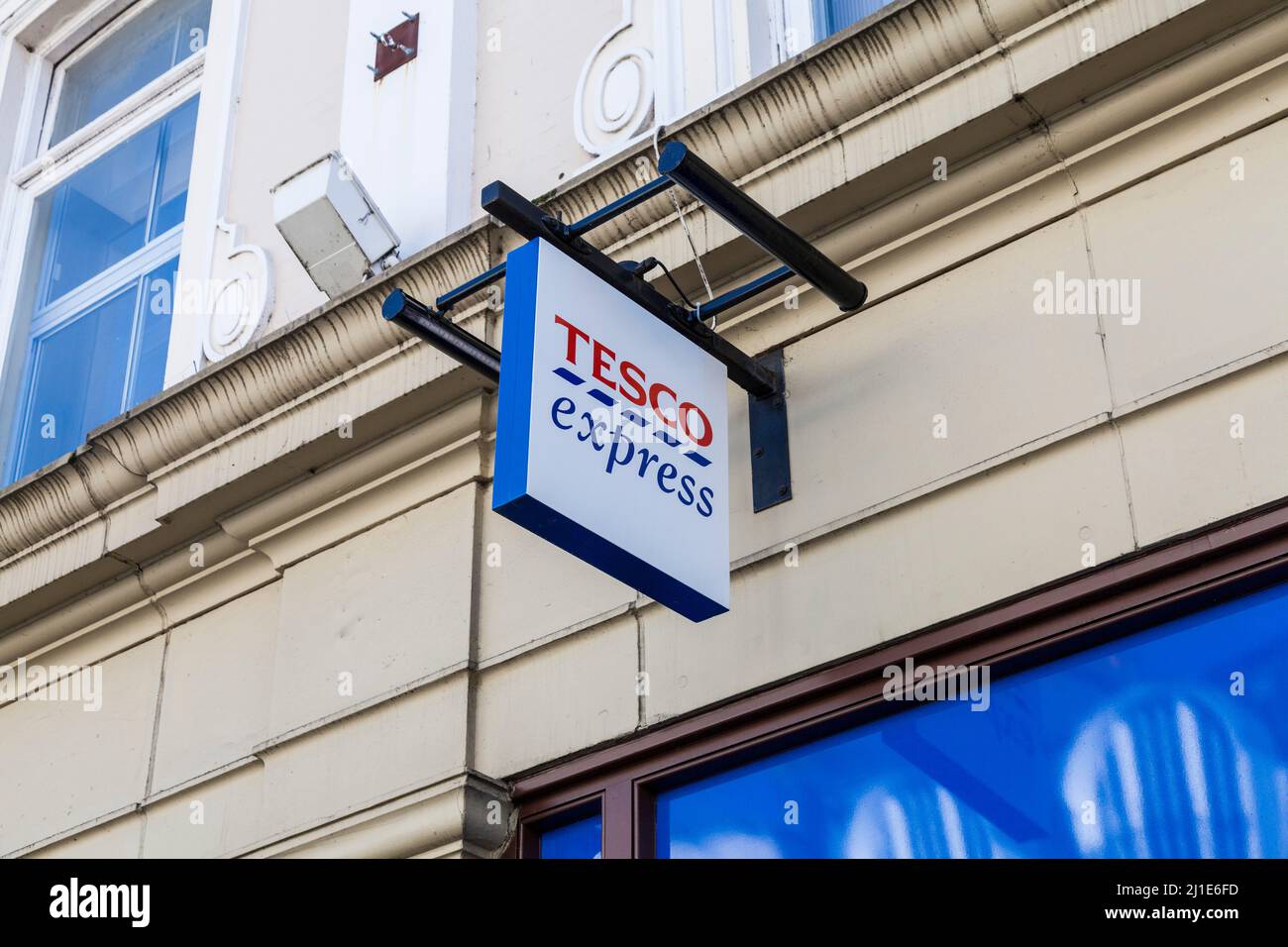 Tesco Express shop sign in Richmond upon Thames,London,England,UK Stock ...
