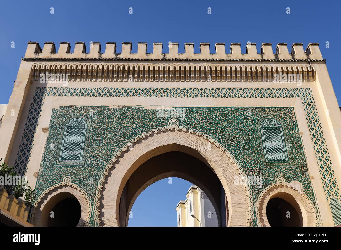 Bab boujeloud gate blue gate hi-res stock photography and images - Alamy