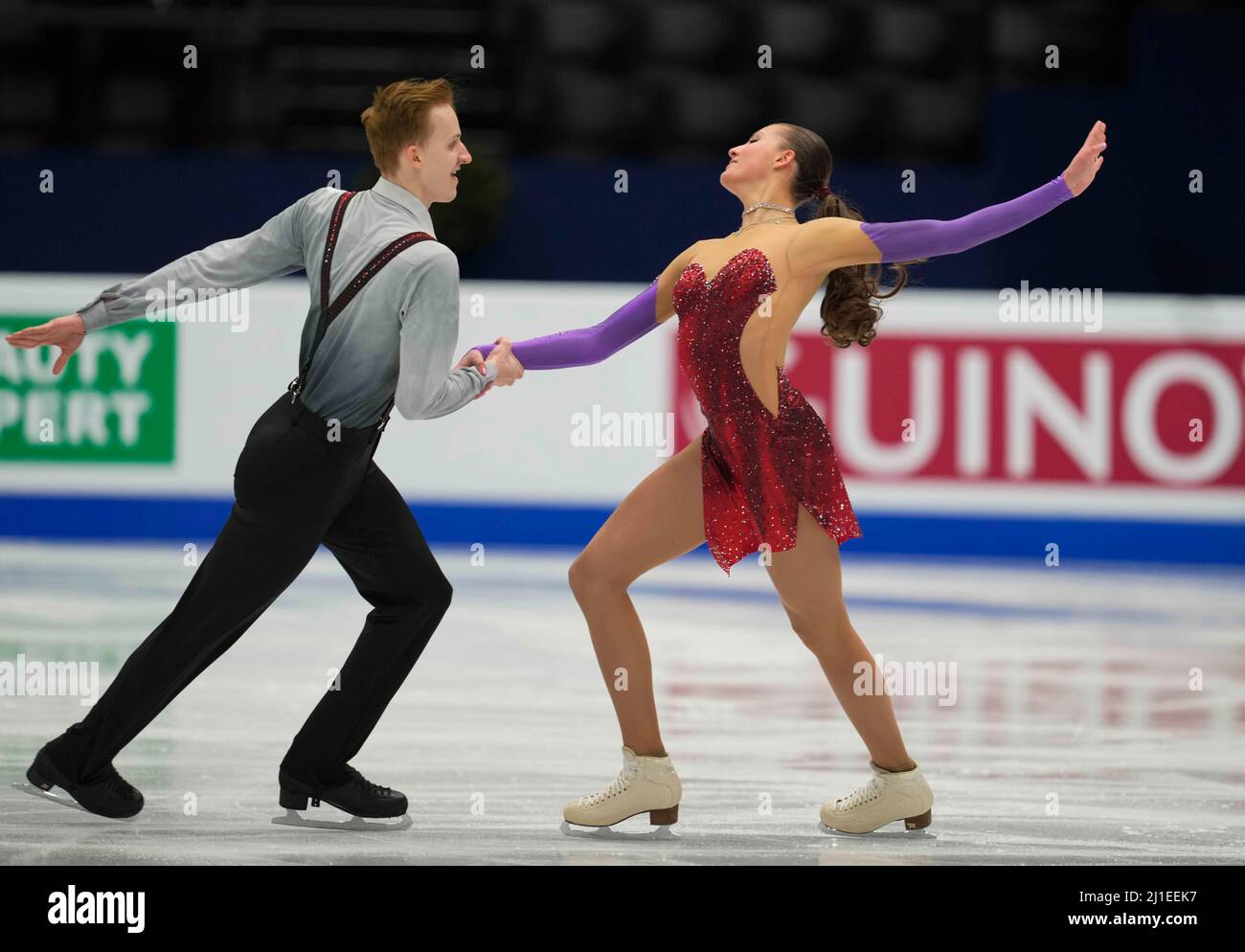 Pairs ice dance hi-res stock photography and images - Alamy