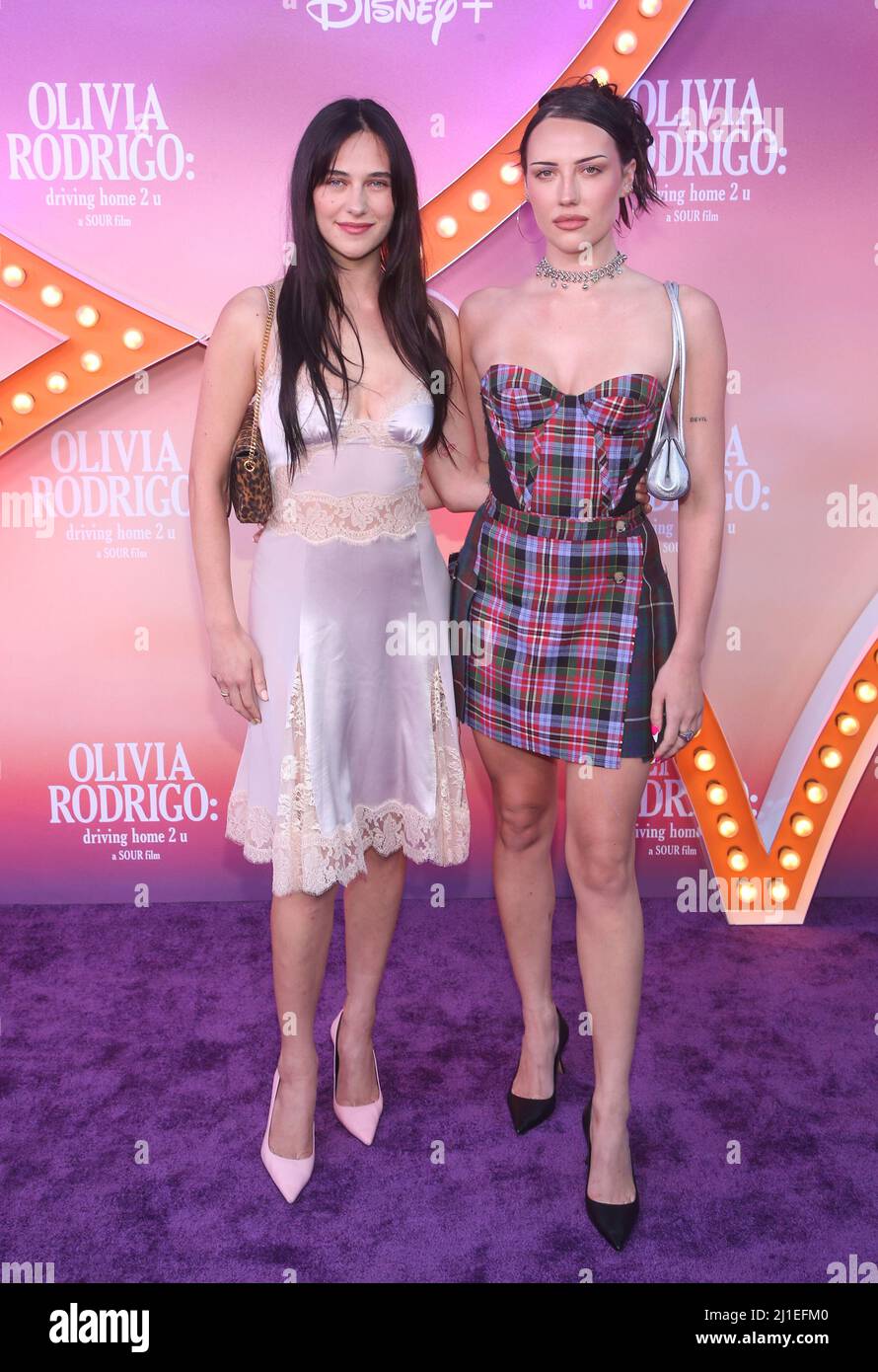 Los Angeles, Ca. 24th Mar, 2022. Devon Lee Carlson, Sydney Carlson, at ...