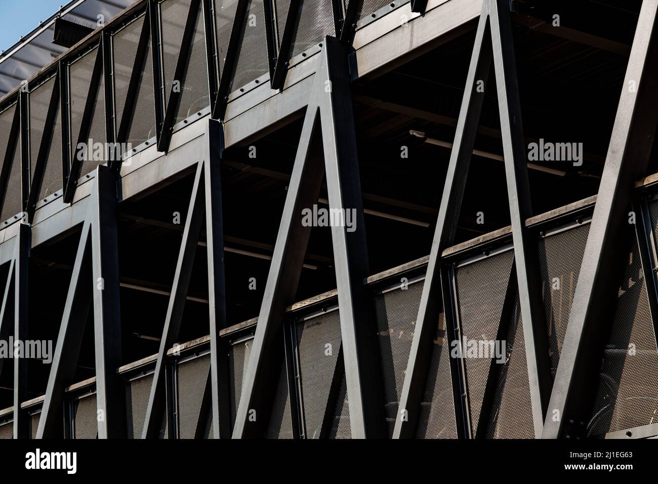 Steel frame construction hi-res stock photography and images - Alamy