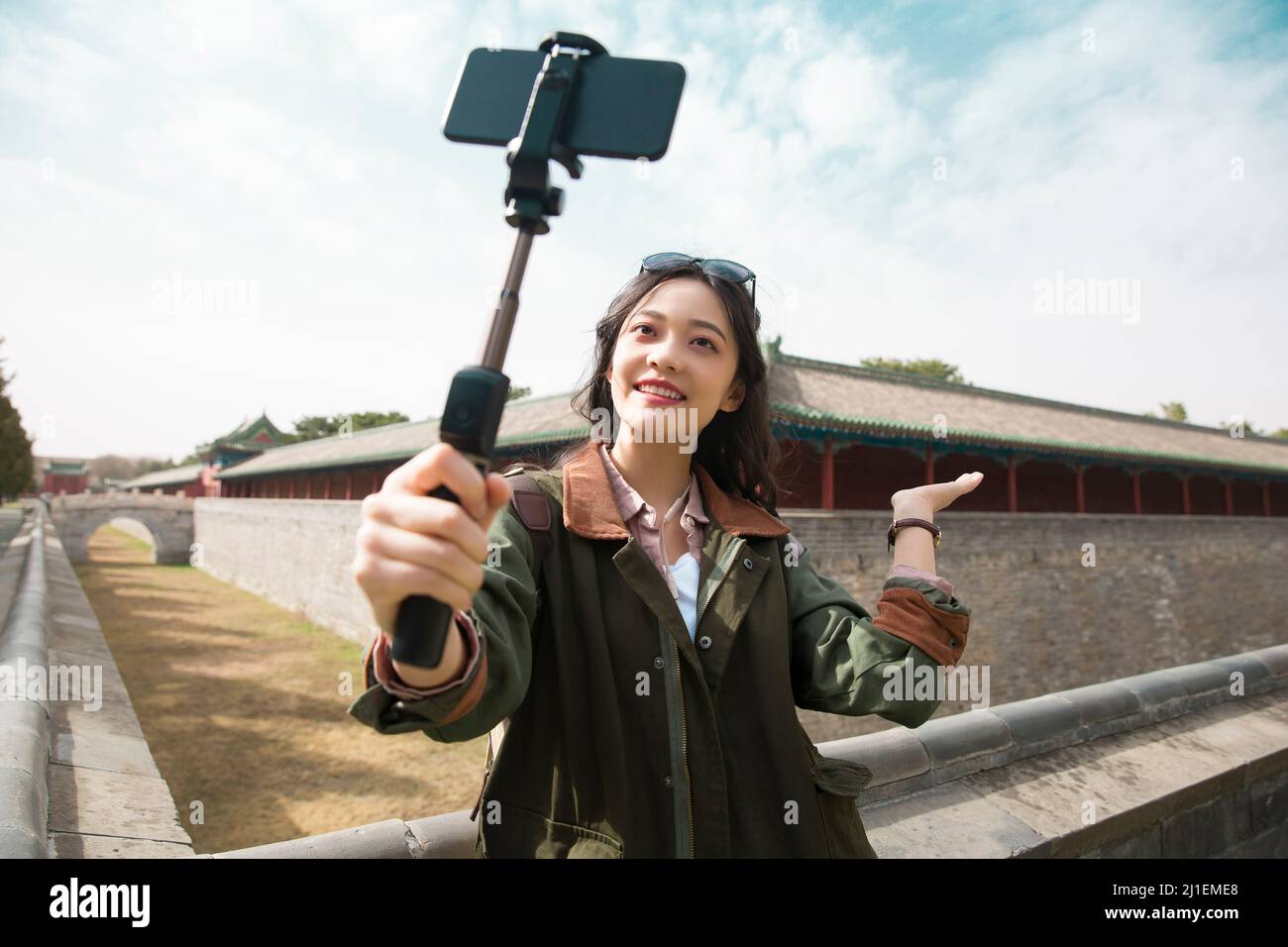 Female tour guide hi-res stock photography and images - Alamy