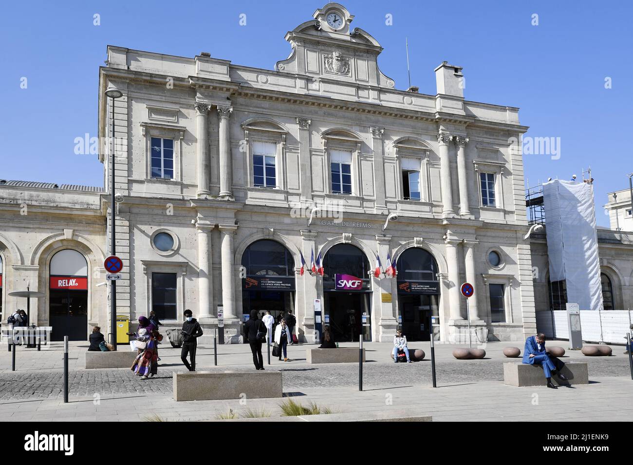 Sncf train station front building france hi-res stock photography and ...