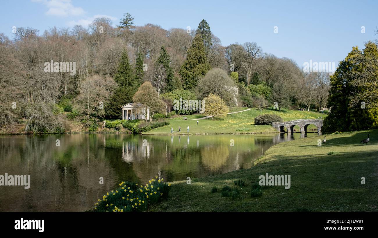 Stourhead lake spring hi-res stock photography and images - Alamy