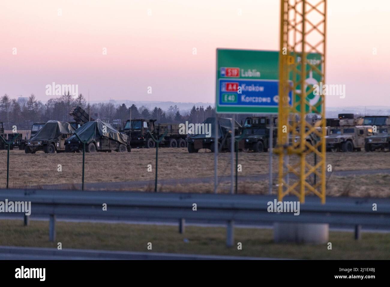 Ukraine russian military build up hi-res stock photography and images ...