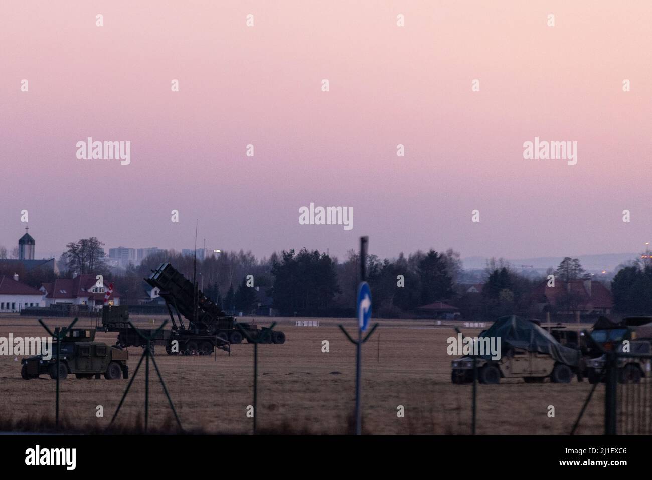 Ukraine russian military build up hi-res stock photography and images ...