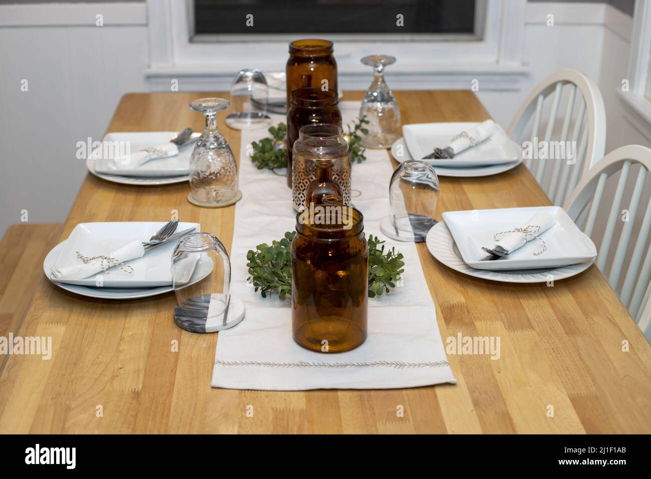 Five plates hi-res stock photography and images - Alamy