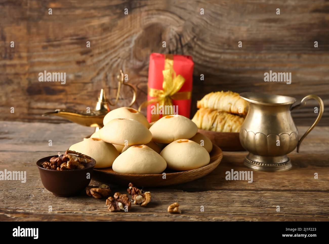 Shaker churek hi-res stock photography and images - Alamy