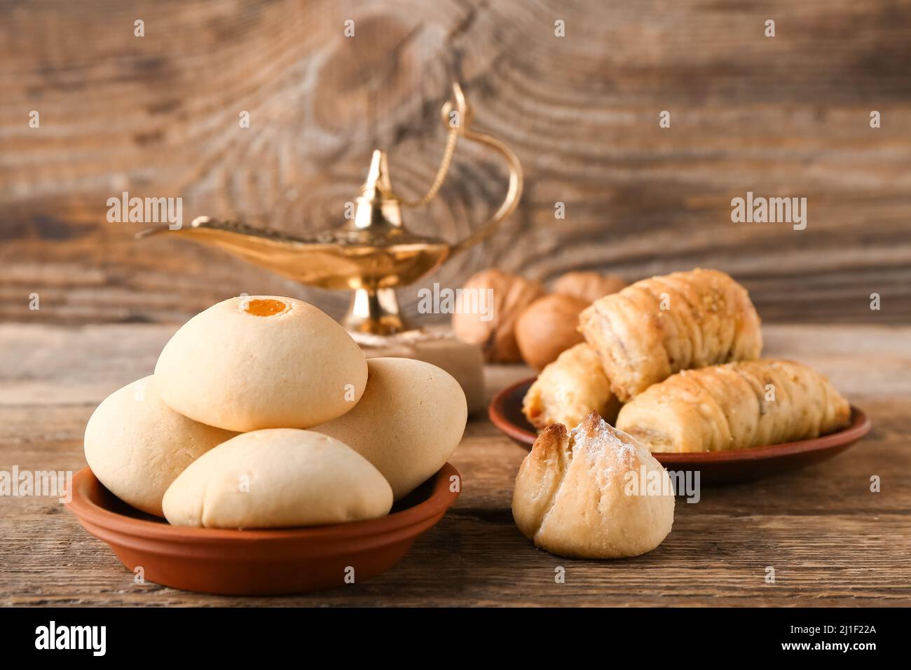 Shaker churek hi-res stock photography and images - Alamy