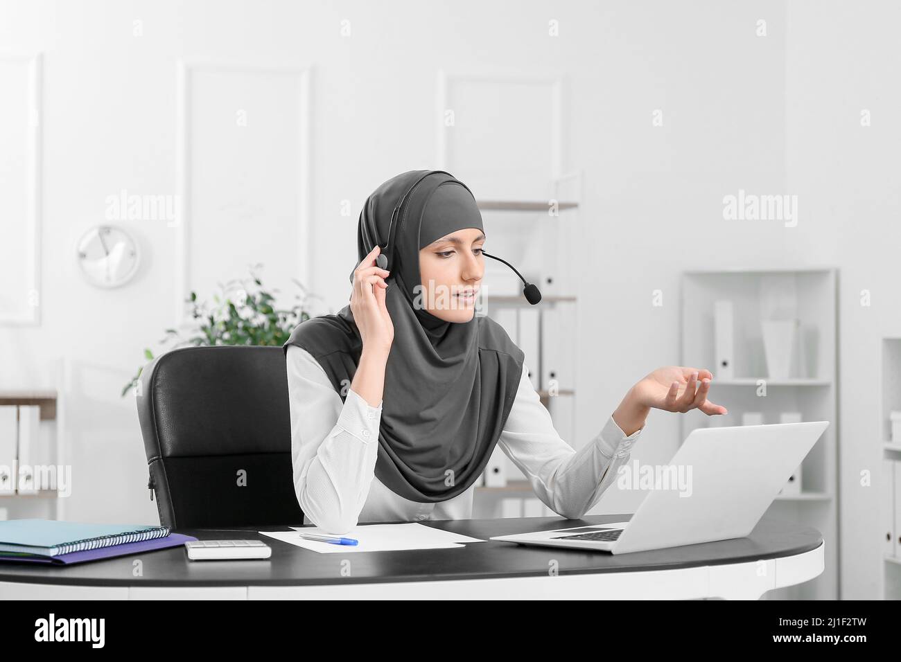 Financial consultant microphone hi-res stock photography and images - Alamy