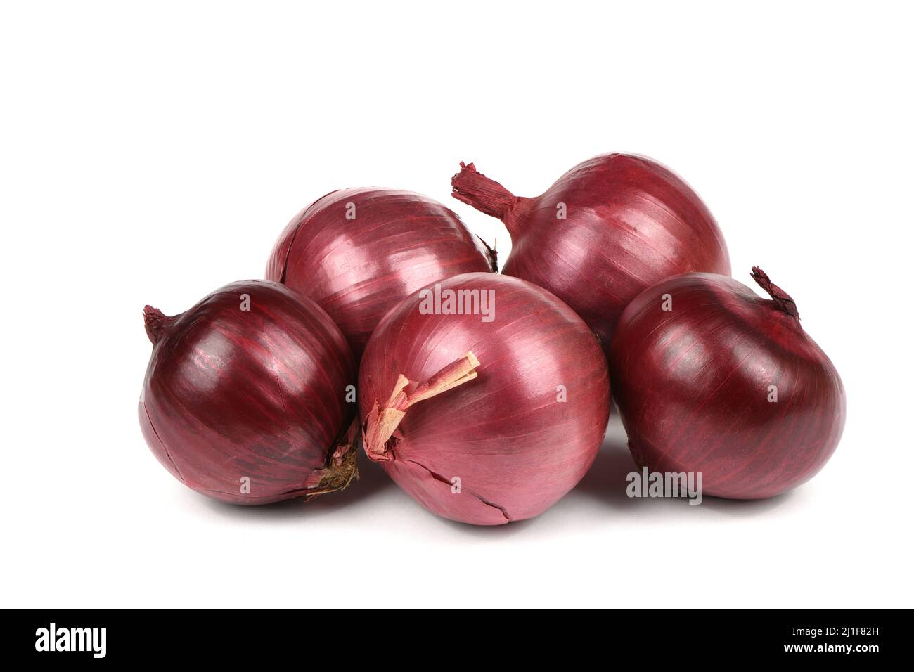 Red onion bulb isolated on white background. High resolution photo ...