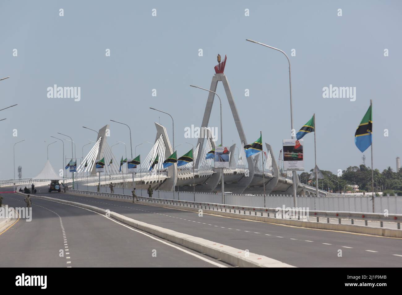(220325) -- DAR ES SALAAM, March 25, 2022 (Xinhua) -- Photo taken on ...
