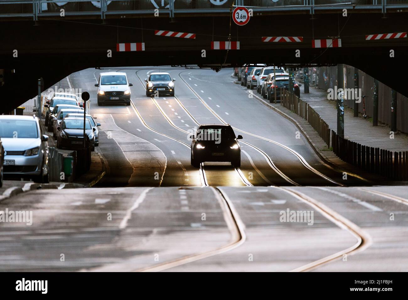 Traffic underpass hi-res stock photography and images - Alamy