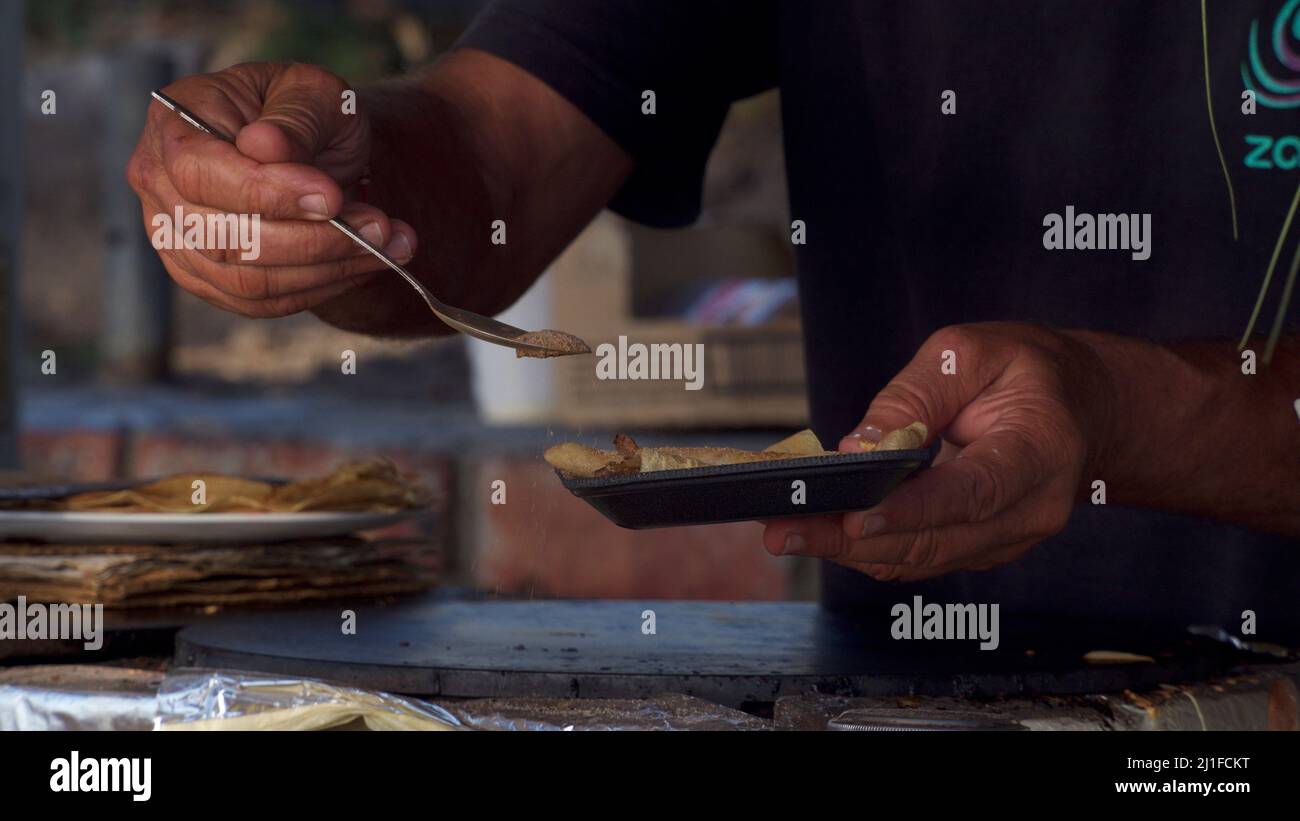 Crepe vendor hi-res stock photography and images - Alamy