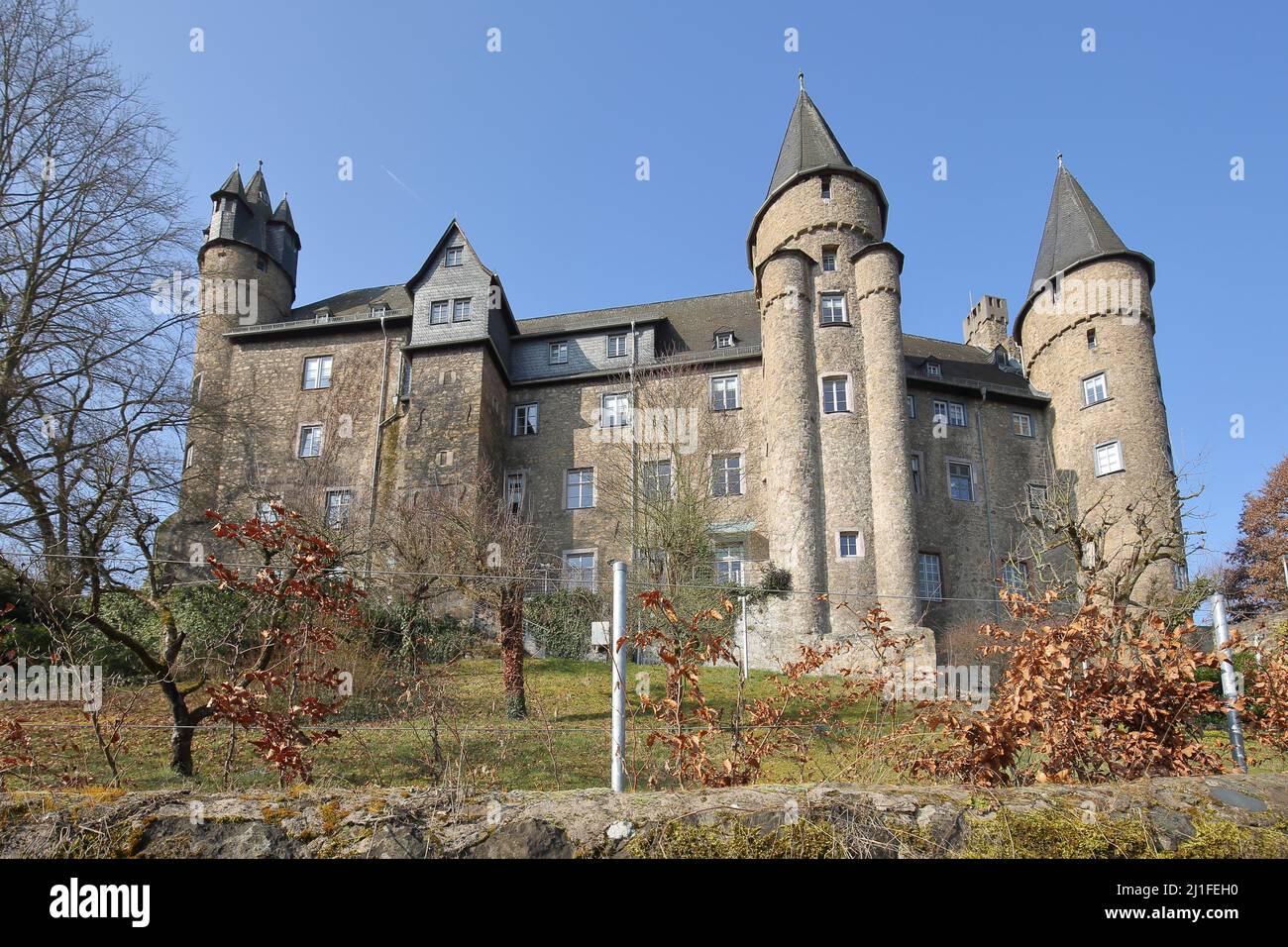 Thirteenth century castles hi-res stock photography and images - Alamy