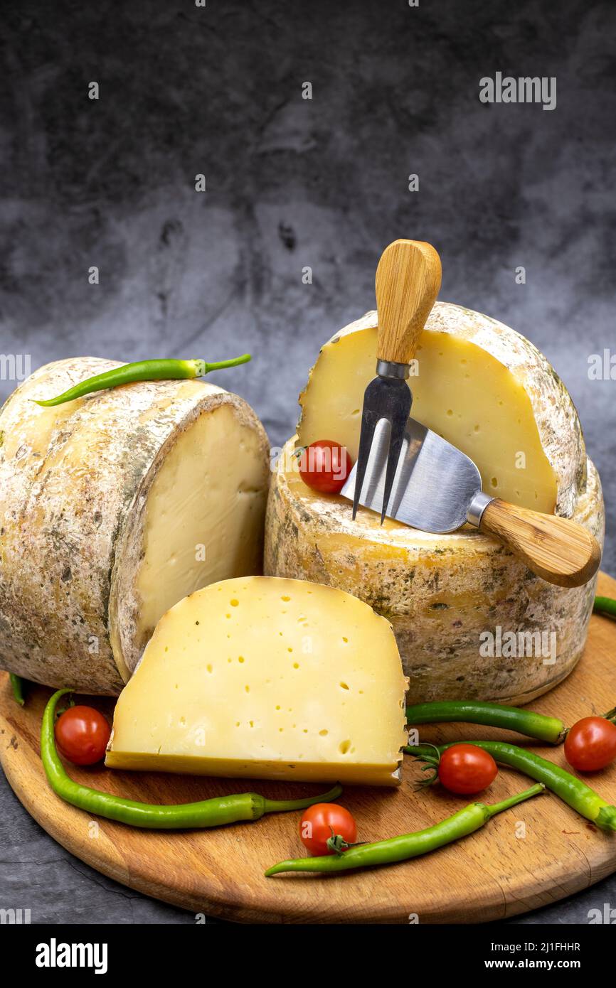 Goat cheddar cheese hi-res stock photography and images - Alamy