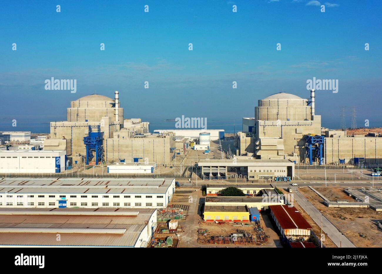 (220325) -- FUZHOU, March 25, 2022 (Xinhua) -- Aerial photo taken on ...