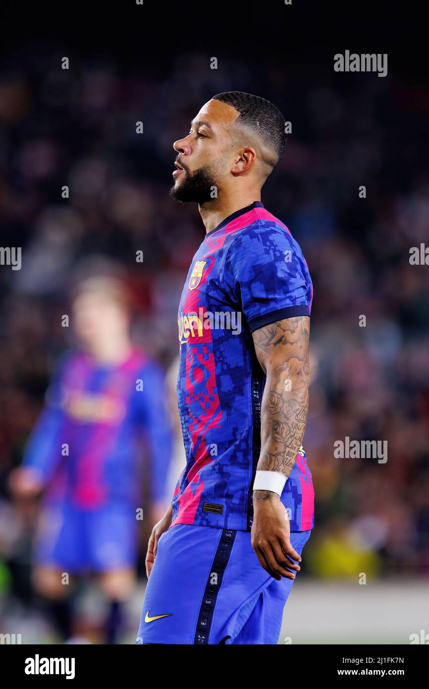 BARCELONA - MAR 10: Memphis Depay in action during the Uefa Europa ...