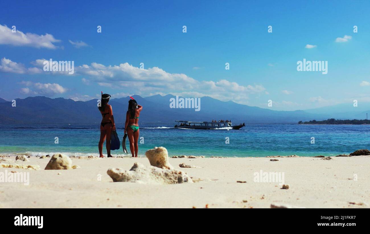 Beautiful girls in bikinis on hi-res stock photography and images - Alamy