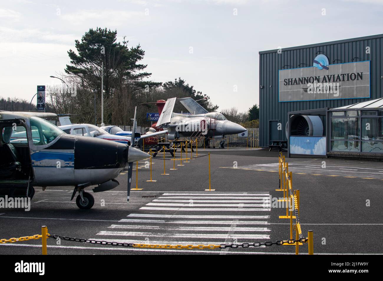 Shannon airport runway hi-res stock photography and images - Alamy